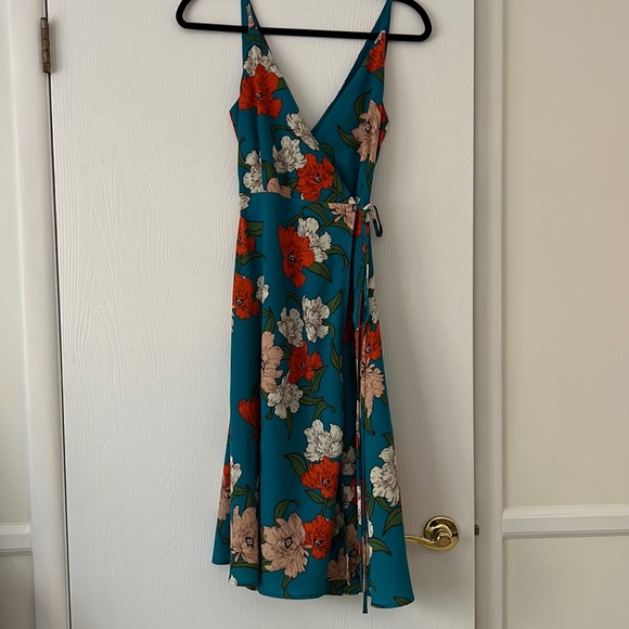 Lulus | Dresses | Lulus Country Club Floral Print Wrap Cutout Dress ...